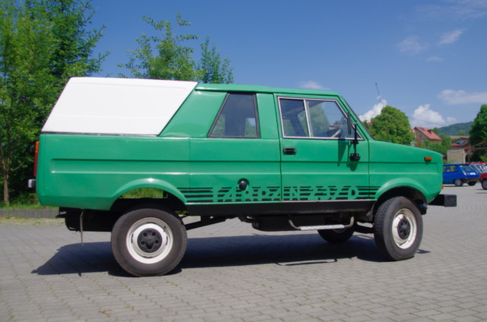 Tarpan - rozbudzone nadzieje na uniwersalny samochód dla rolnika